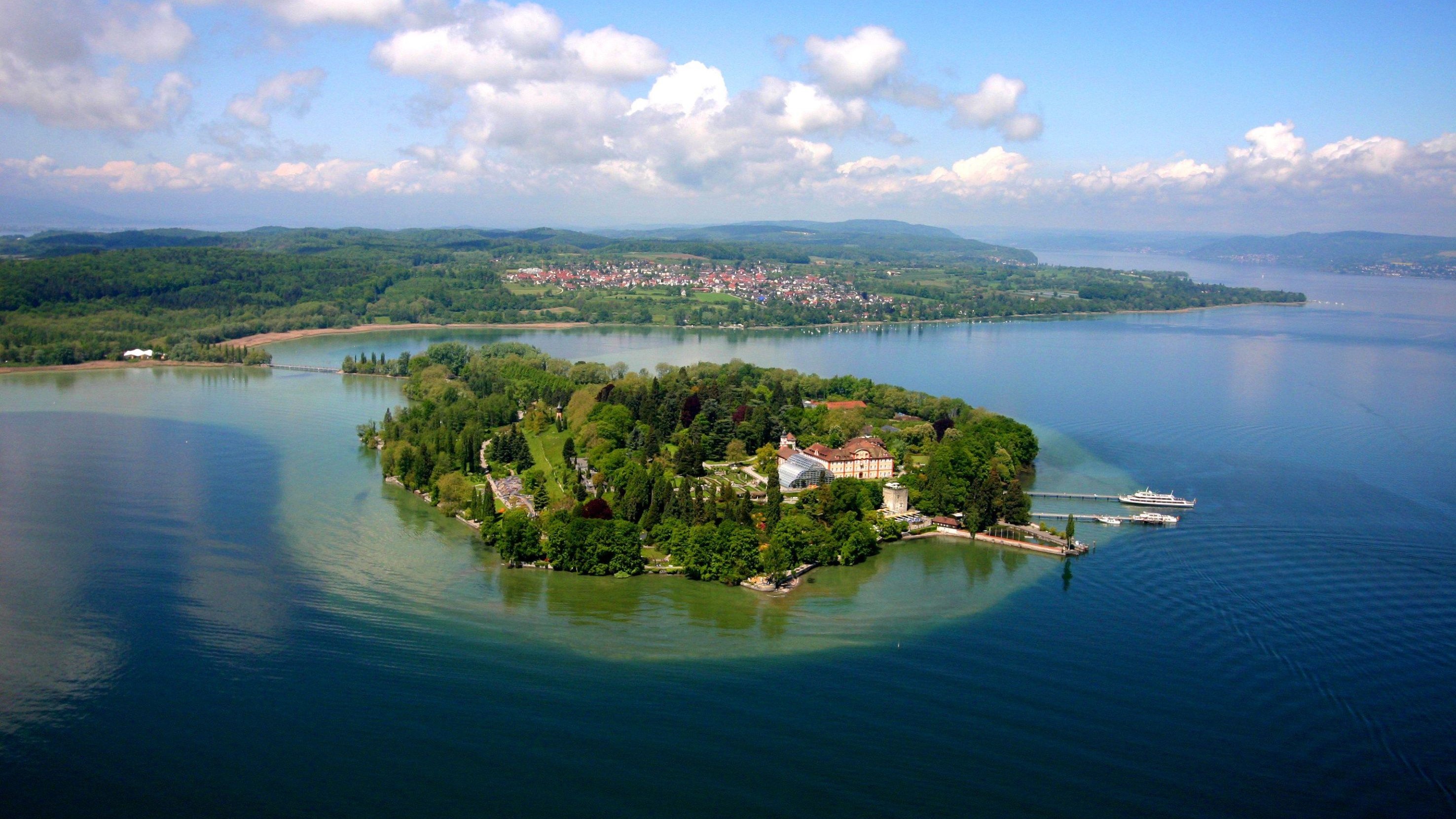 Bloemenzee op 'tropisch' Duits eiland Mainau﻿ - DailyGreenspiration